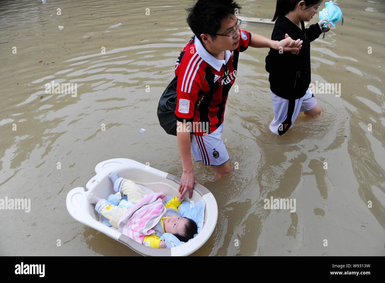 Bathing basin hi-res stock photography and images - Alamy