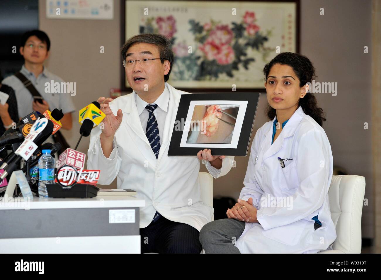 Left explanation hi-res stock photography and images - Alamy