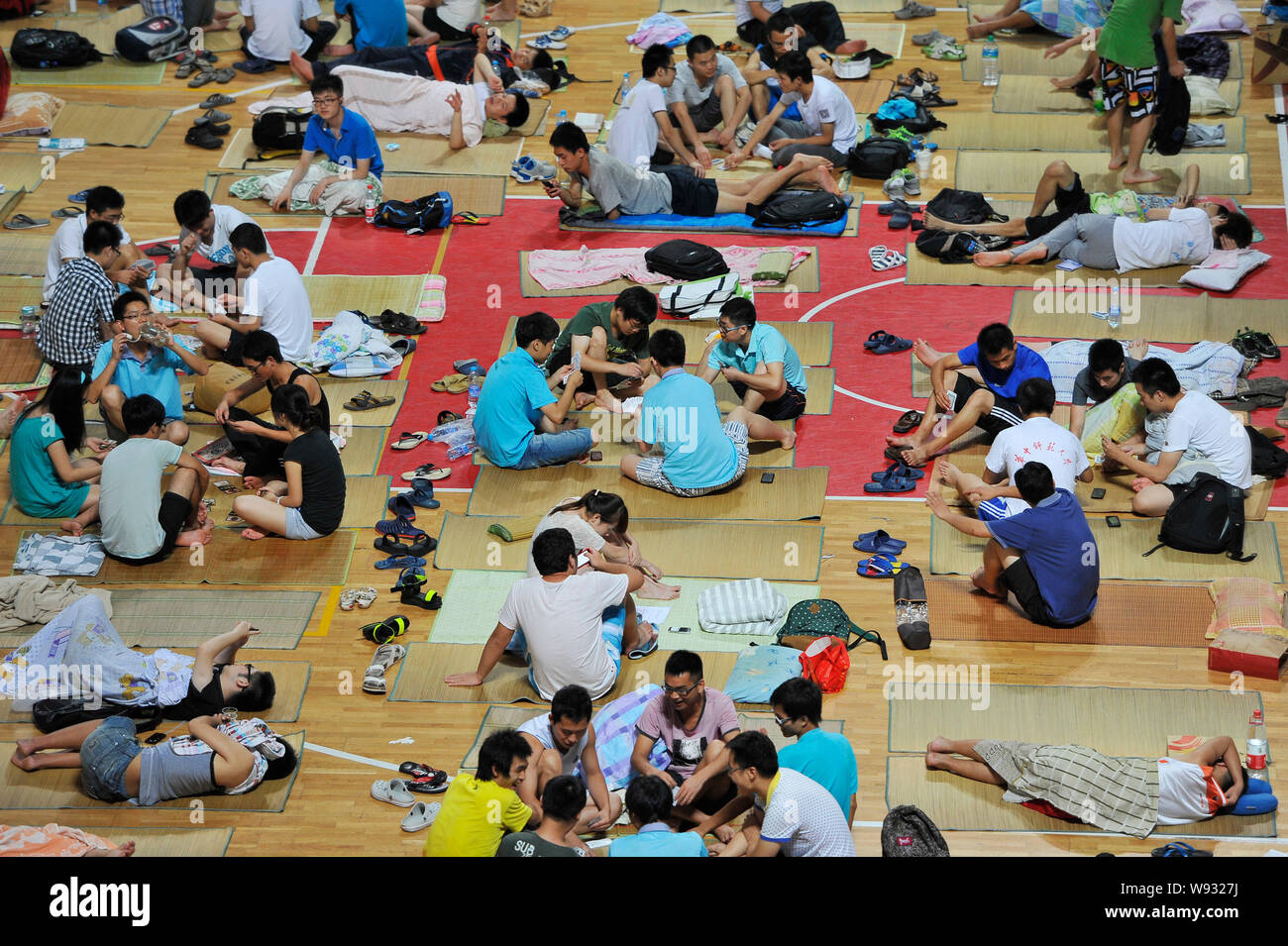 Straw mats hi-res stock photography and images - Alamy