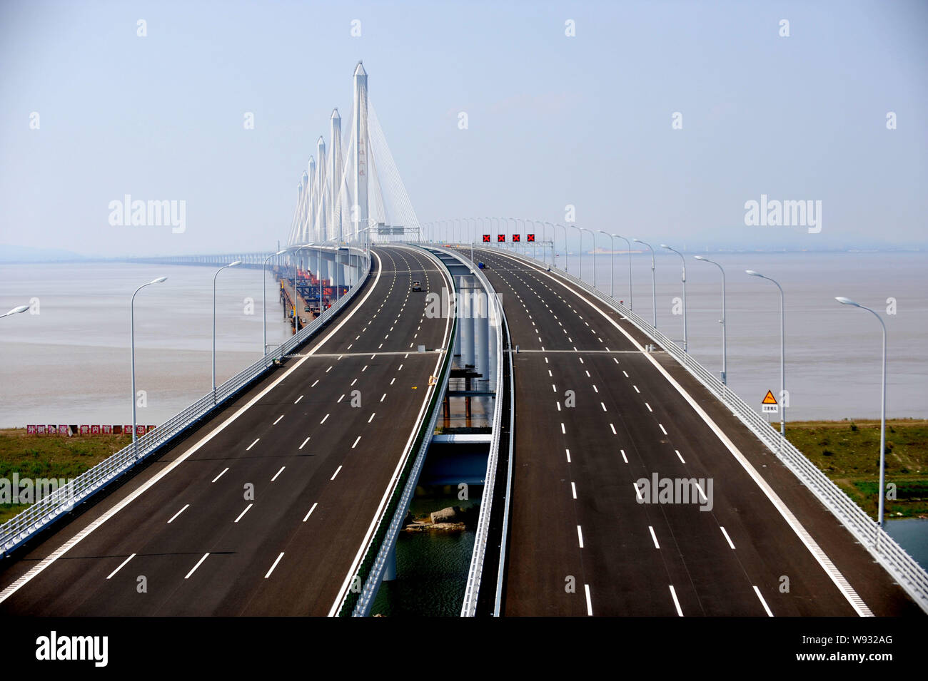 Jiaxing shaoxing sea bridge hi-res stock photography and images - Alamy