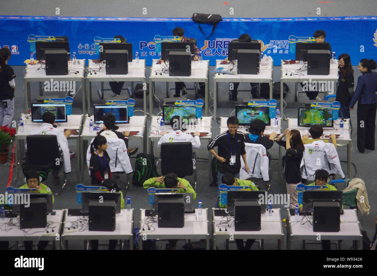 --FILE--Players of the online game, League of Legends (LOL), compete ...