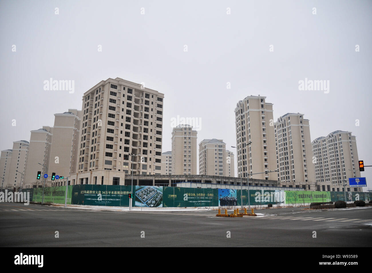 --FILE--View of empty streets in Ordos city, north Chinas Inner ...
