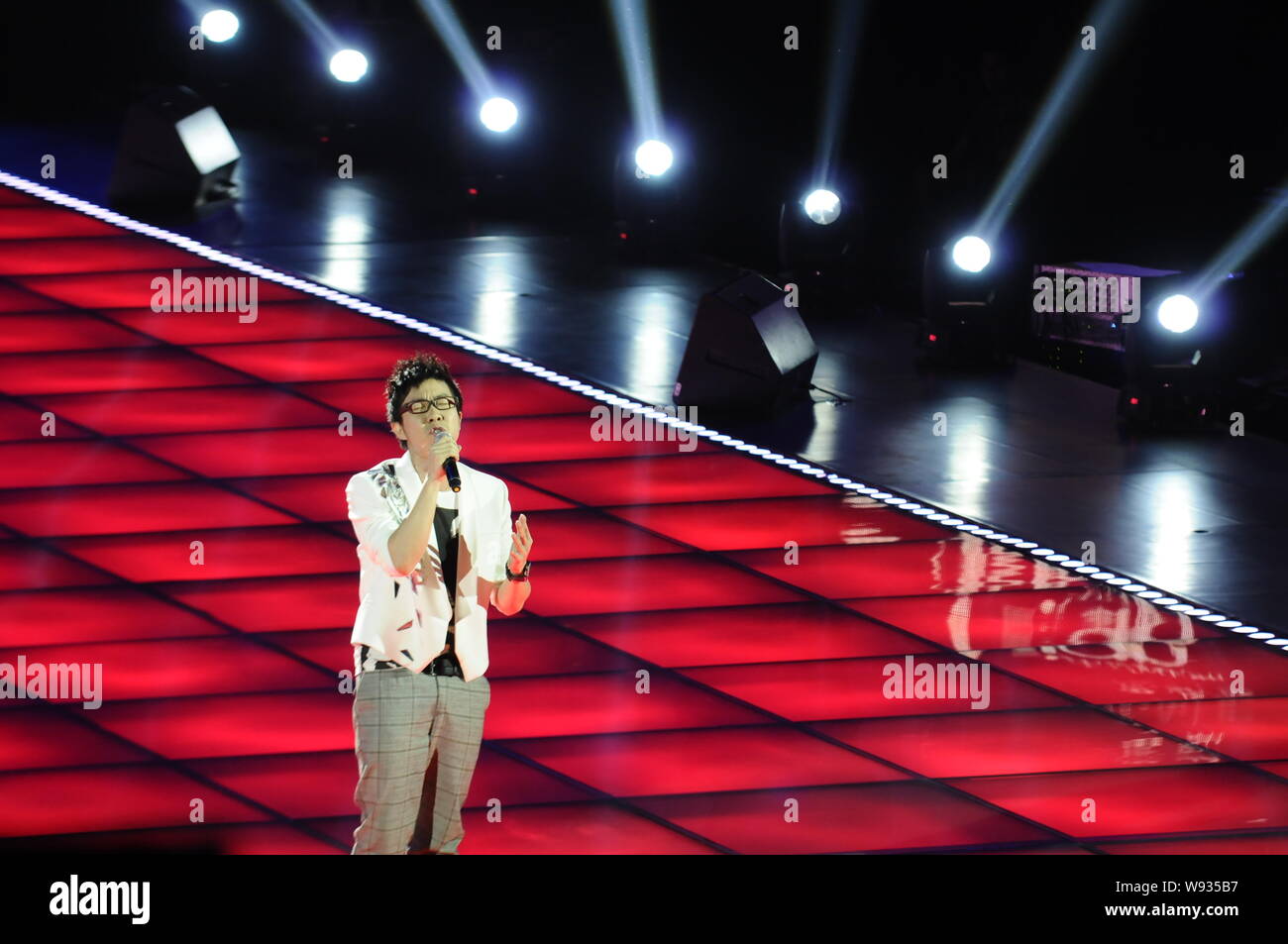 --FILE--A contestant performs during an episode of the reality singing ...