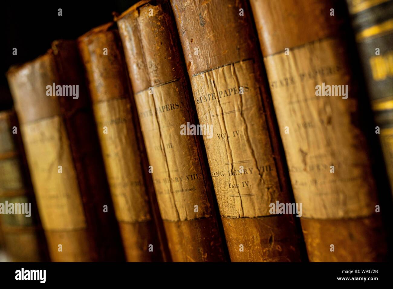 Aged books hi-res stock photography and images - Alamy