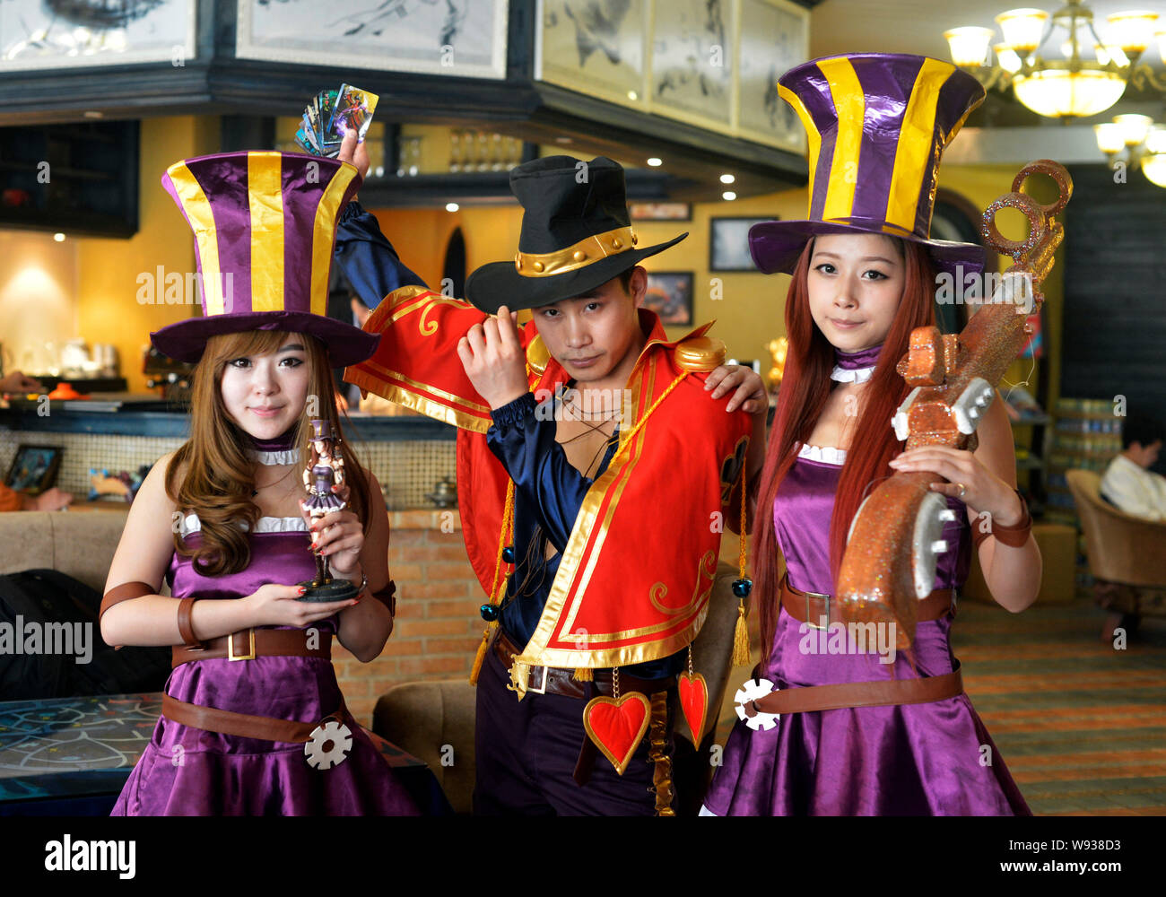 League of legends restaurant hi-res stock photography and images - Alamy