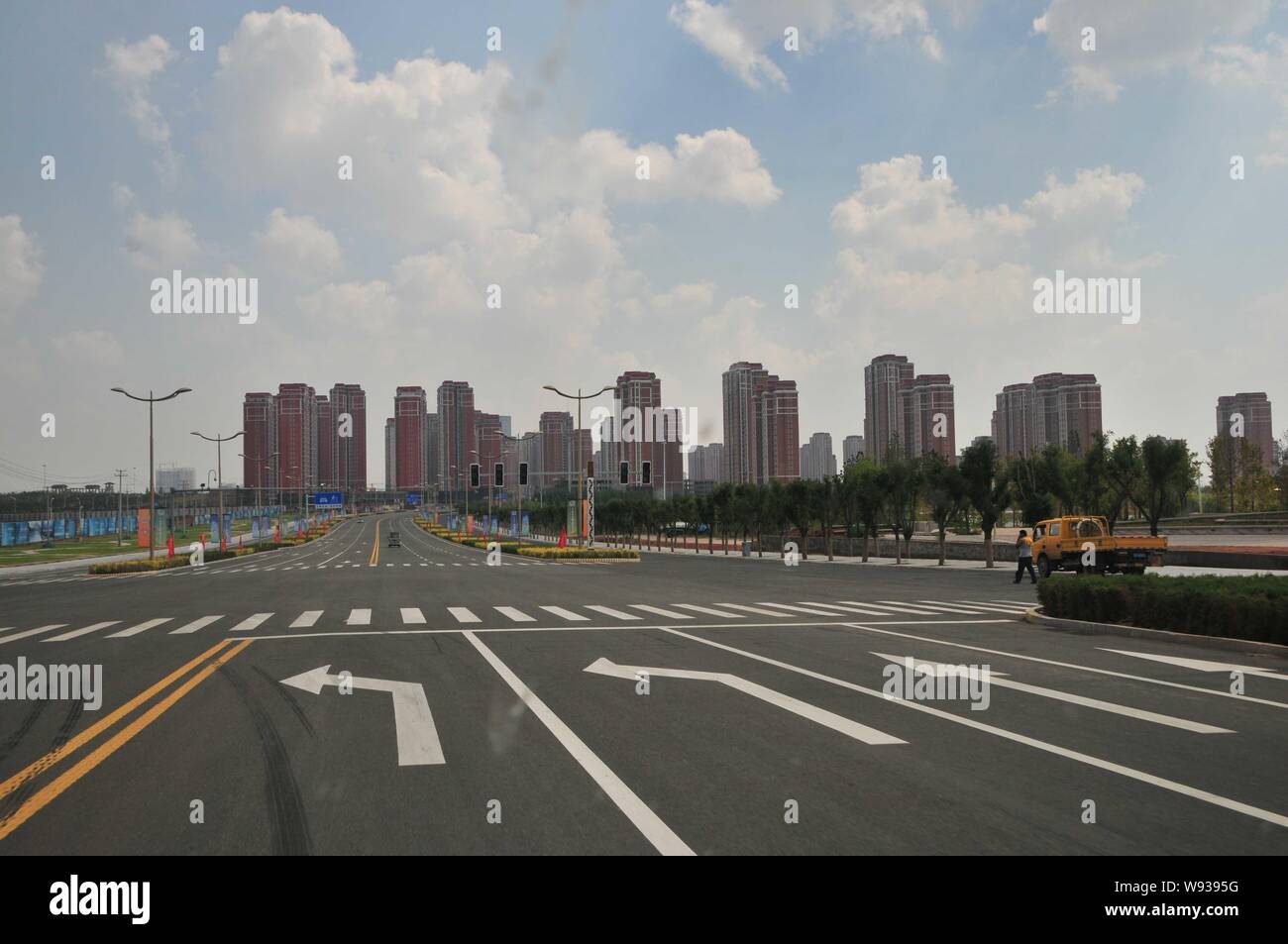 --FILE--View of empty streets in Ordos city, north Chinas Inner ...