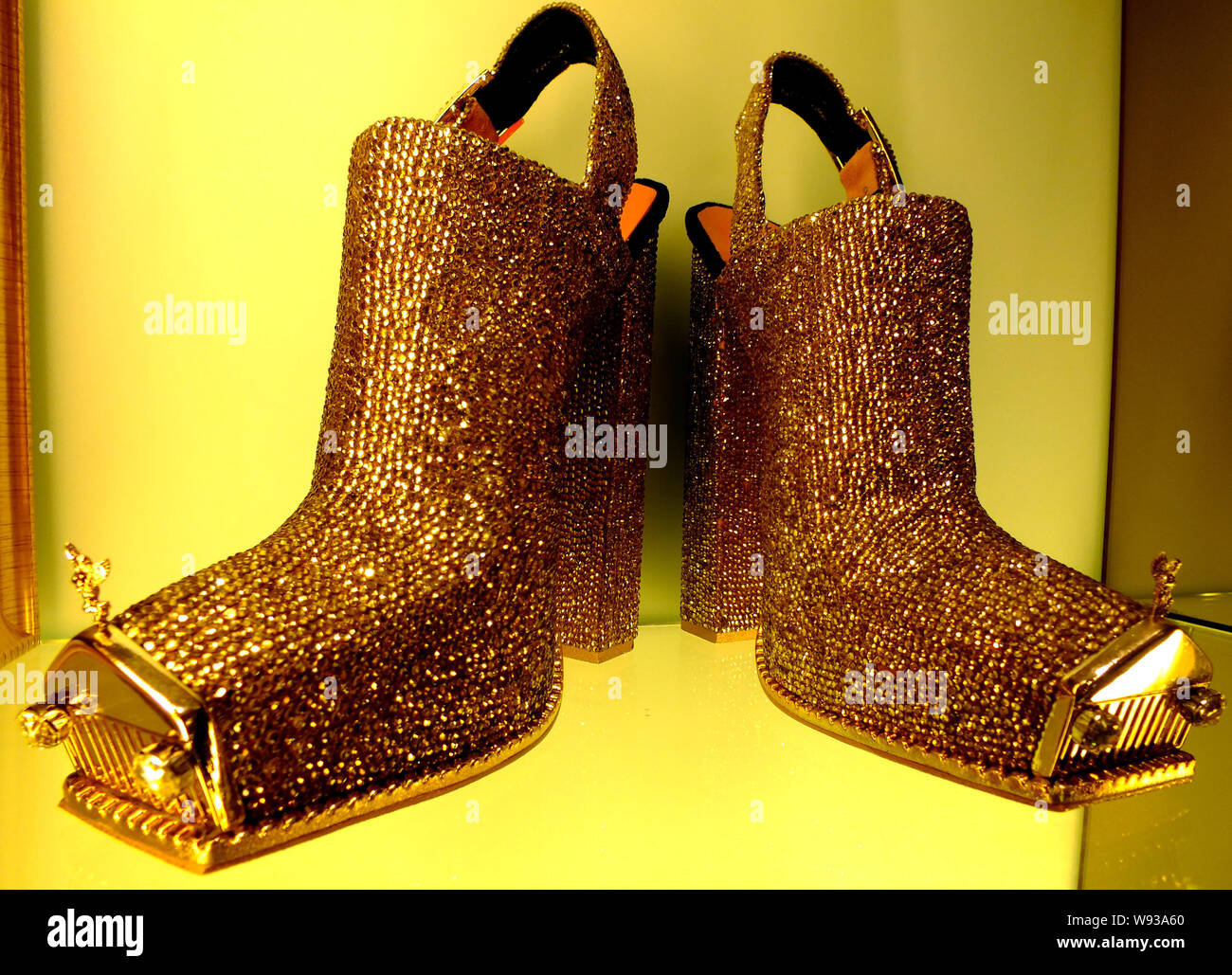 --FILE--A pair of diamond-encrusted shoes in real size are displayed in ...