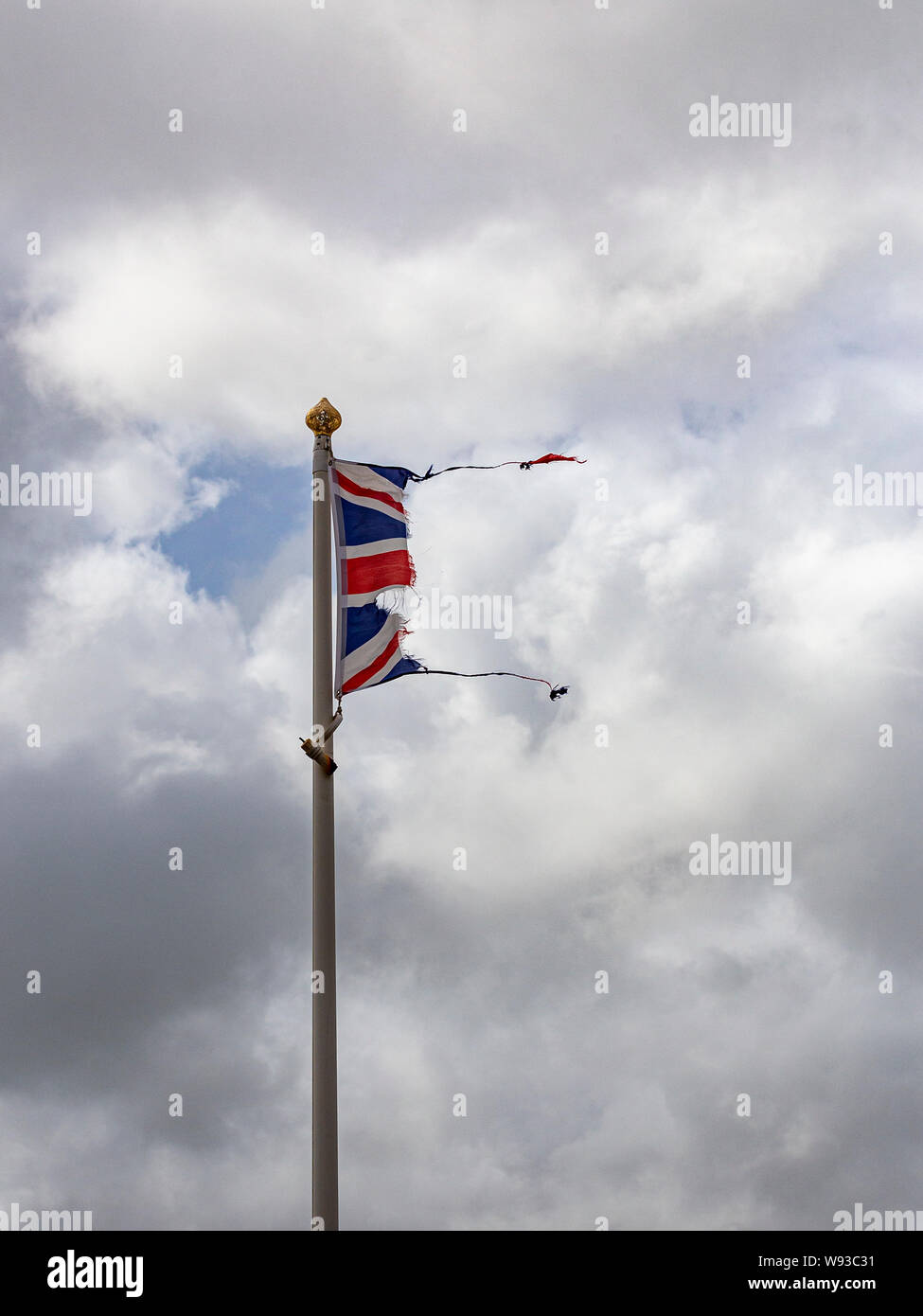 Full mast union jack hi-res stock photography and images - Alamy