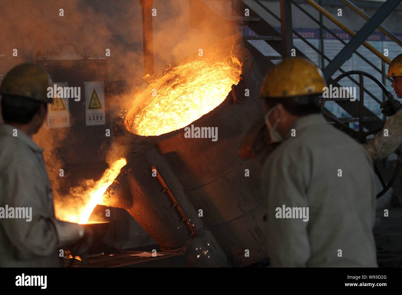 Molten steel mold hi-res stock photography and images - Alamy