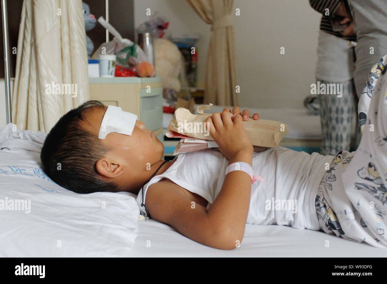 The 6-year-old Chinese boy Guo Bin, nicknamed Bin Bin, whose eyes were ...
