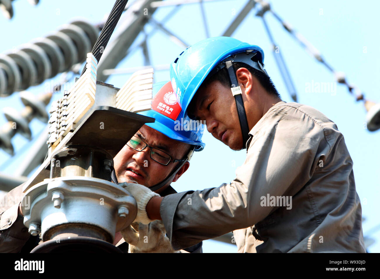 Electrical devices hi-res stock photography and images - Alamy