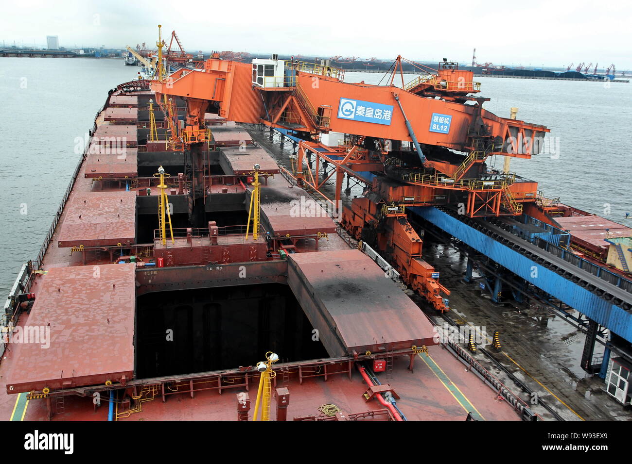 Shiploader hi-res stock photography and images - Alamy