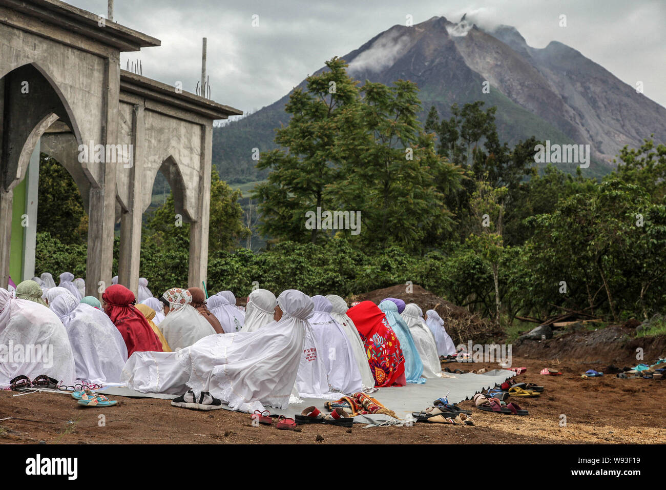Karo, North Sumatra, Indonesia. 11th Aug, 2019. Muslims near Mount ...
