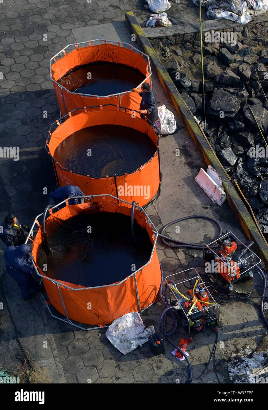 Pipeline explosion hi-res stock photography and images - Alamy