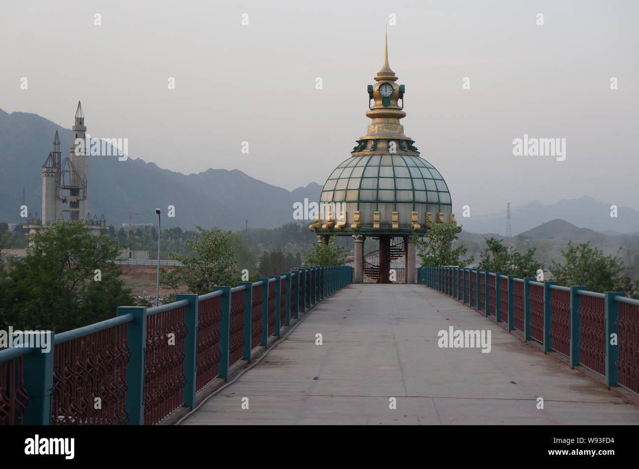 Wonderland amusement park beijing hi-res stock photography and images ...