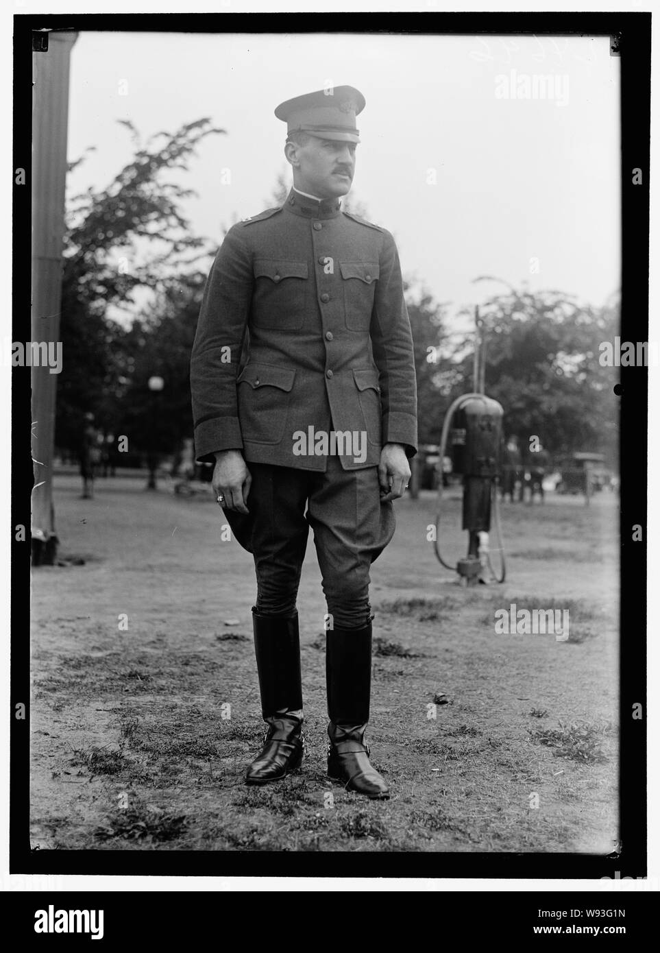 Mail service airplane Black and White Stock Photos & Images - Alamy