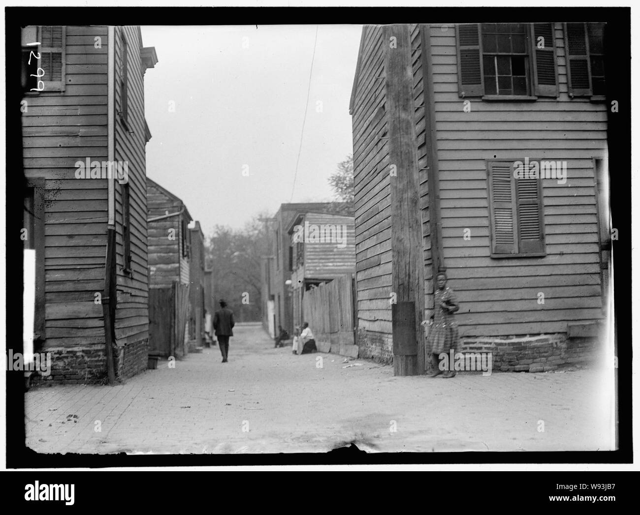 Urban poverty conditions Cut Out Stock Images & Pictures - Alamy