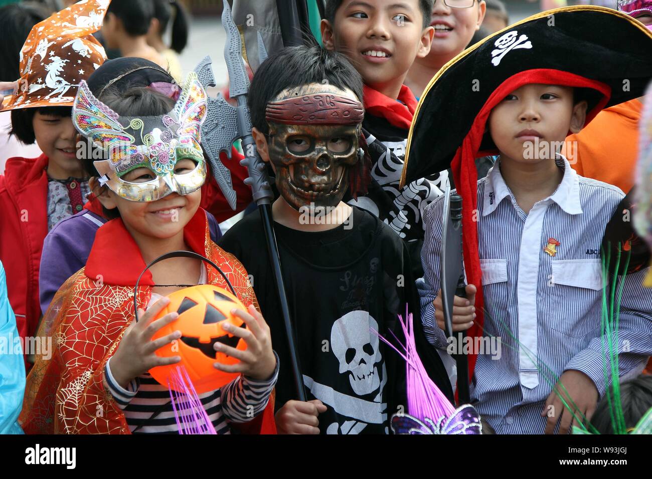 Young chinese halloween hi-res stock photography and images - Alamy