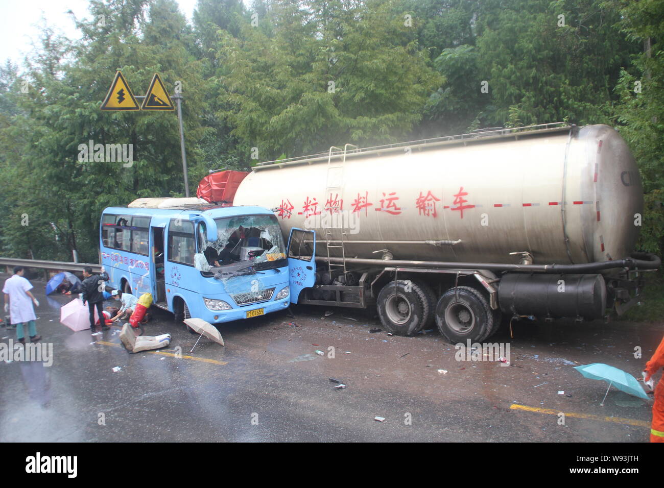 Tanker truck accident hi-res stock photography and images - Alamy
