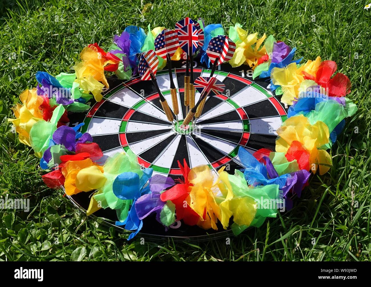 photography of darts with colored crown Stock Photo - Alamy