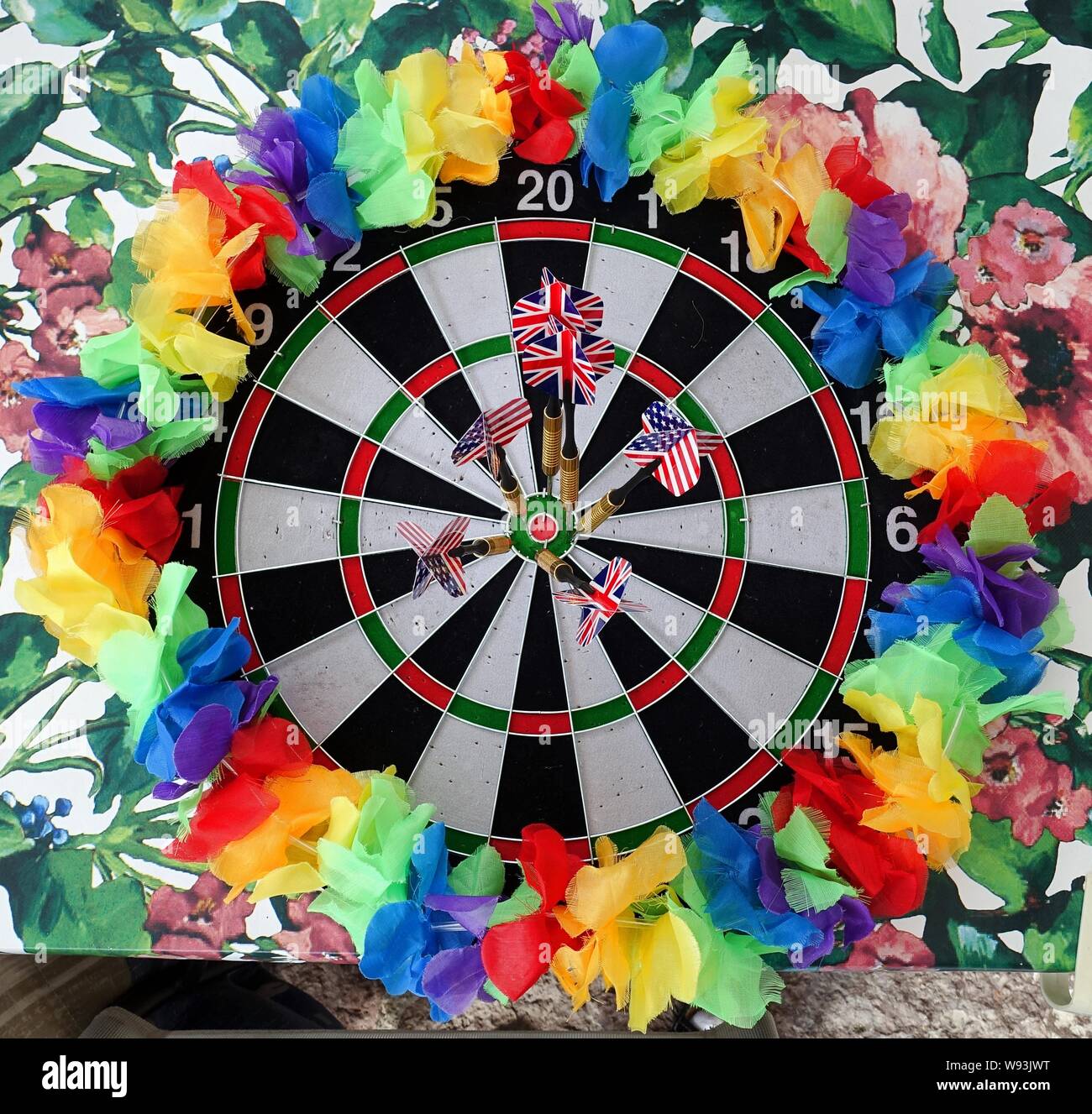 photography of darts with colored crown Stock Photo - Alamy