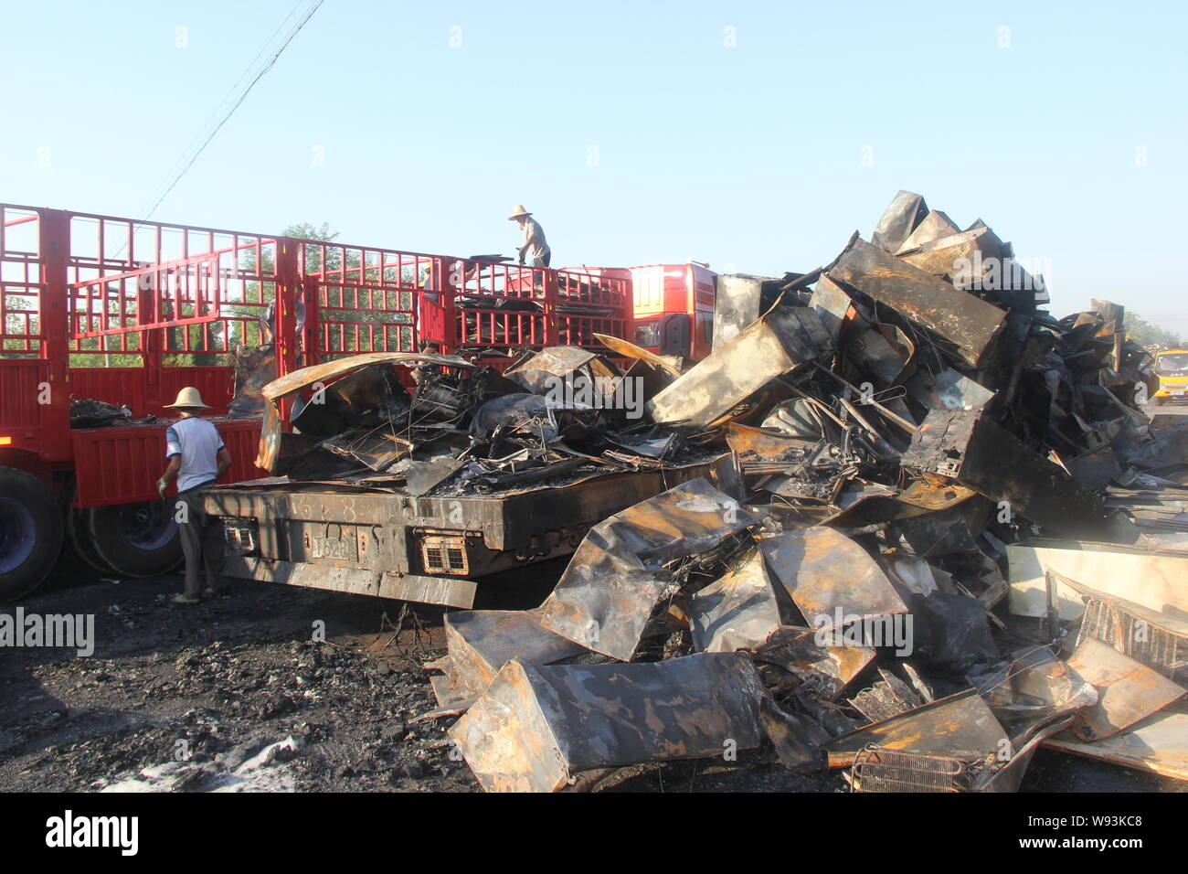 Oil tanker fire hi-res stock photography and images - Alamy