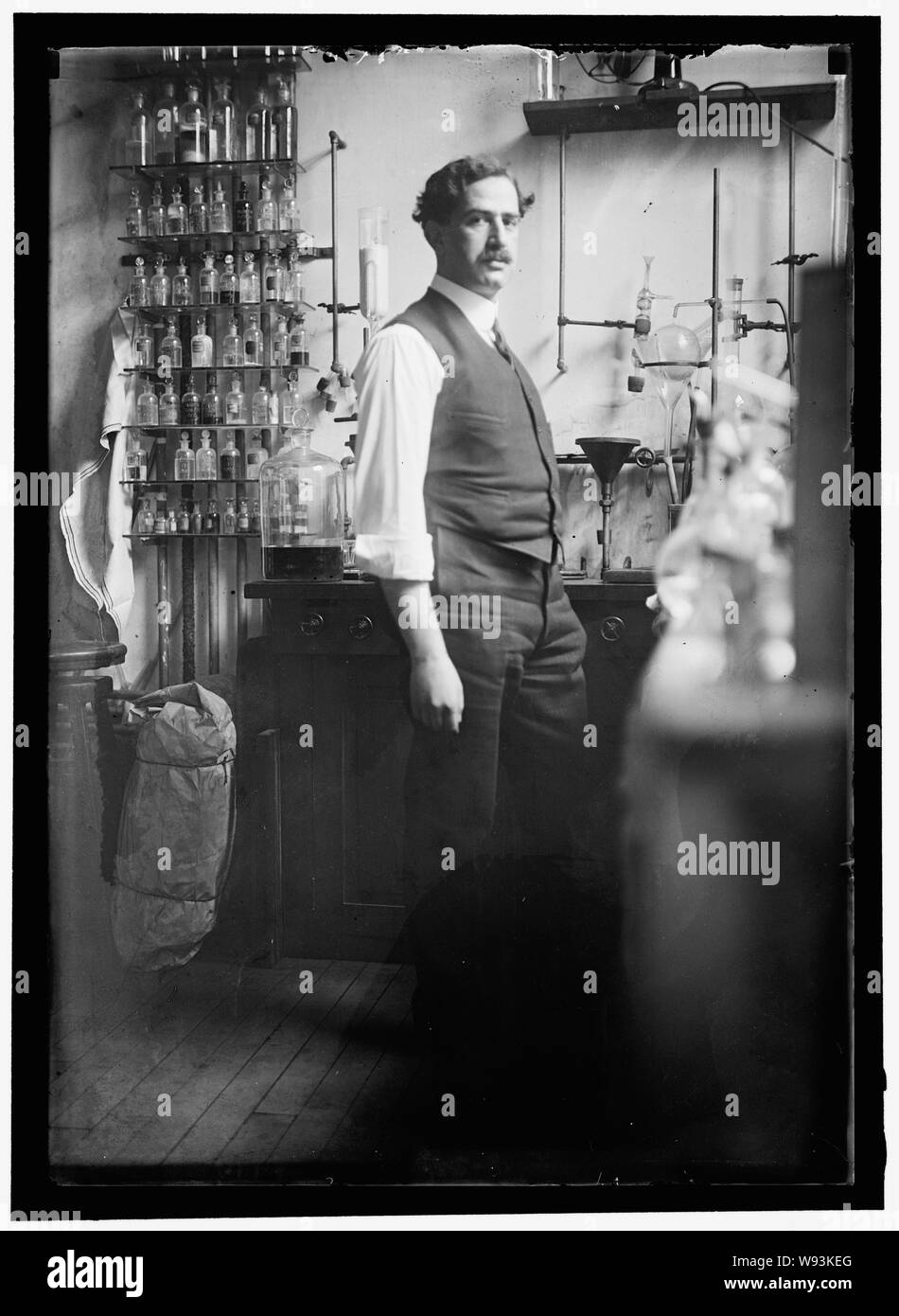 Laboratory chief Black and White Stock Photos & Images - Alamy