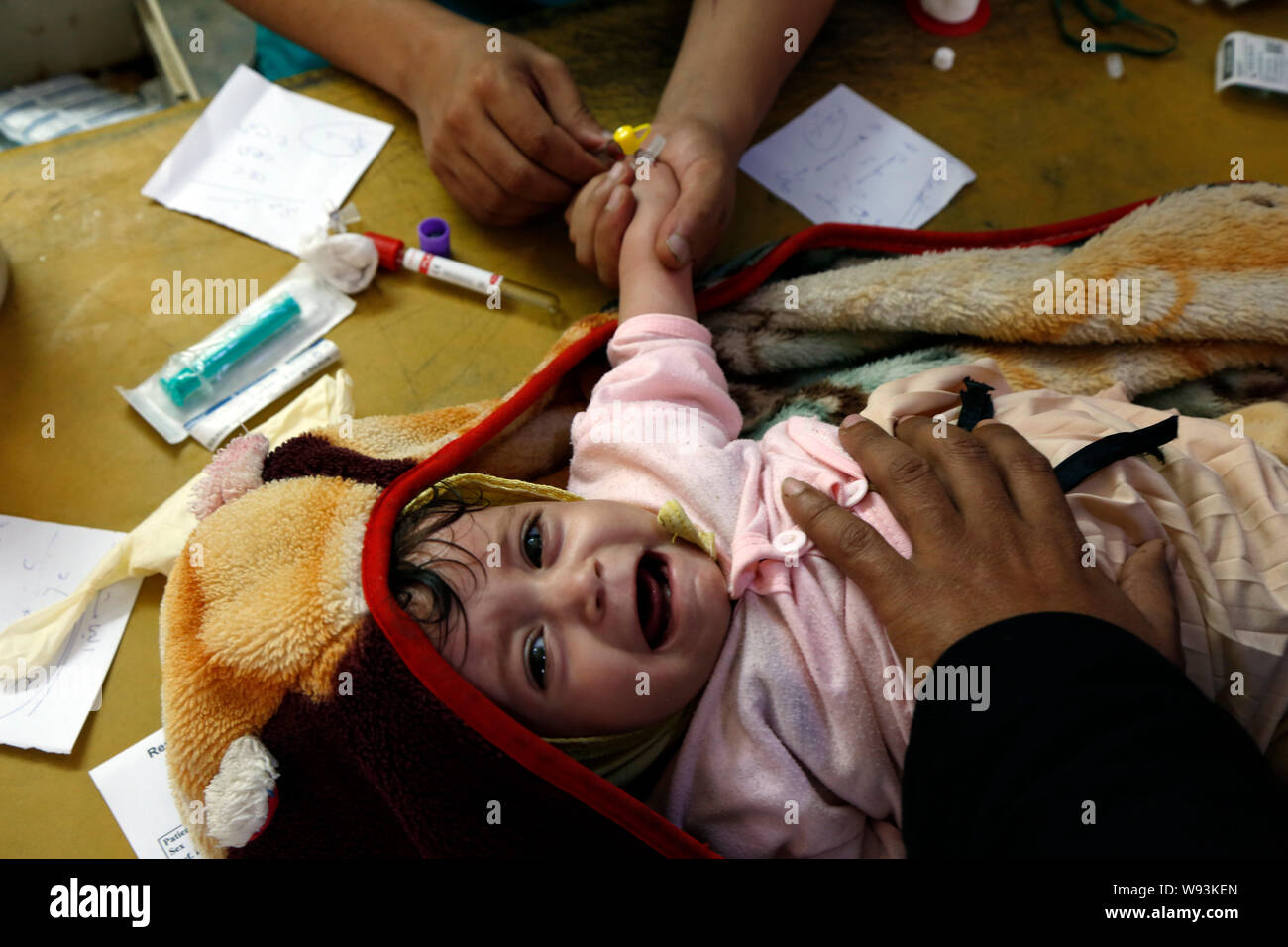 (190812) -- SANAA, Aug. 12, 2019 (Xinhua) -- A cholera-infected child ...