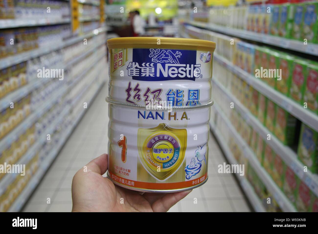Formula milk nestle hi-res stock photography and images - Alamy