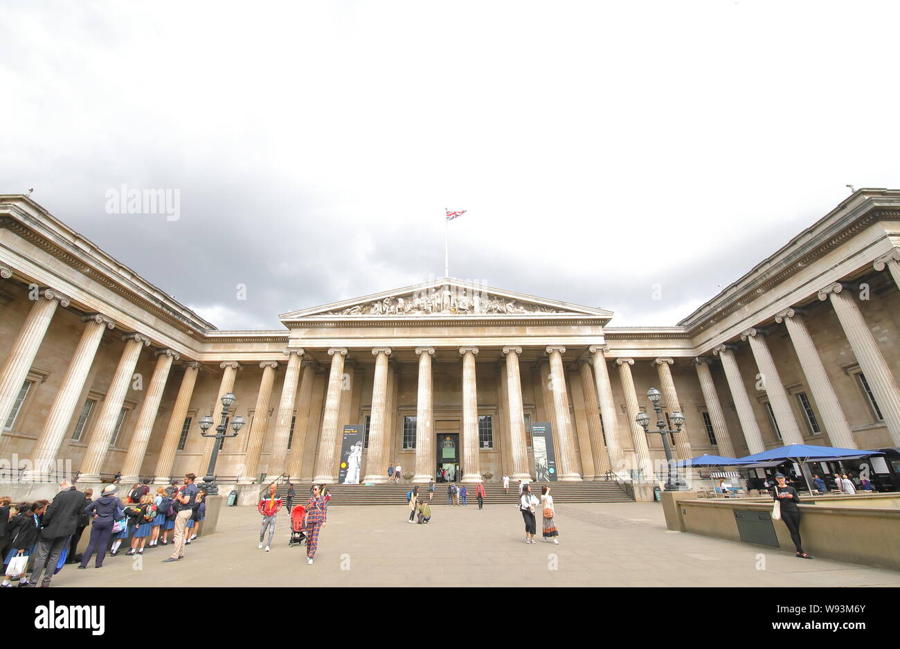 People visit British museum London UK Stock Photo - Alamy