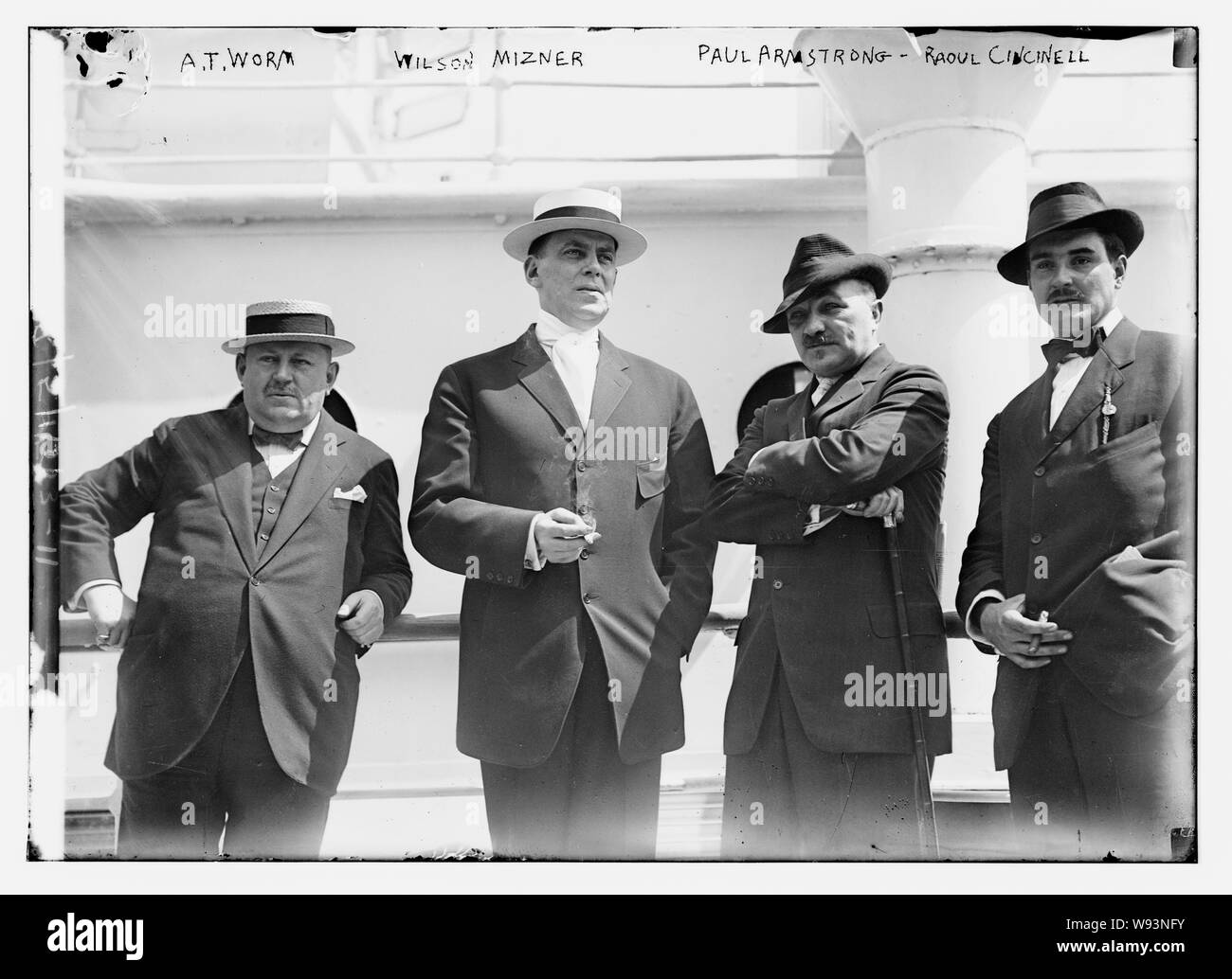 Left to right paul wilson hi-res stock photography and images - Alamy