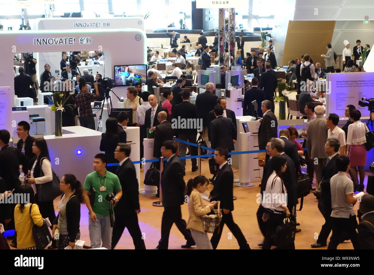 Visit davos hi-res stock photography and images - Alamy
