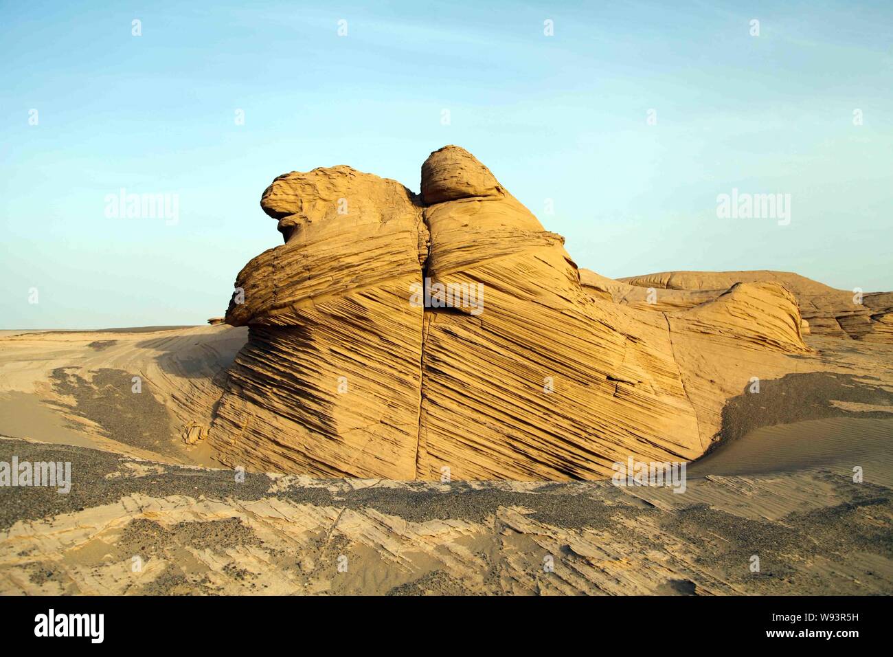 Landscape of Kumtag Desert, part of Taklamakan Desert, in Turpan ...