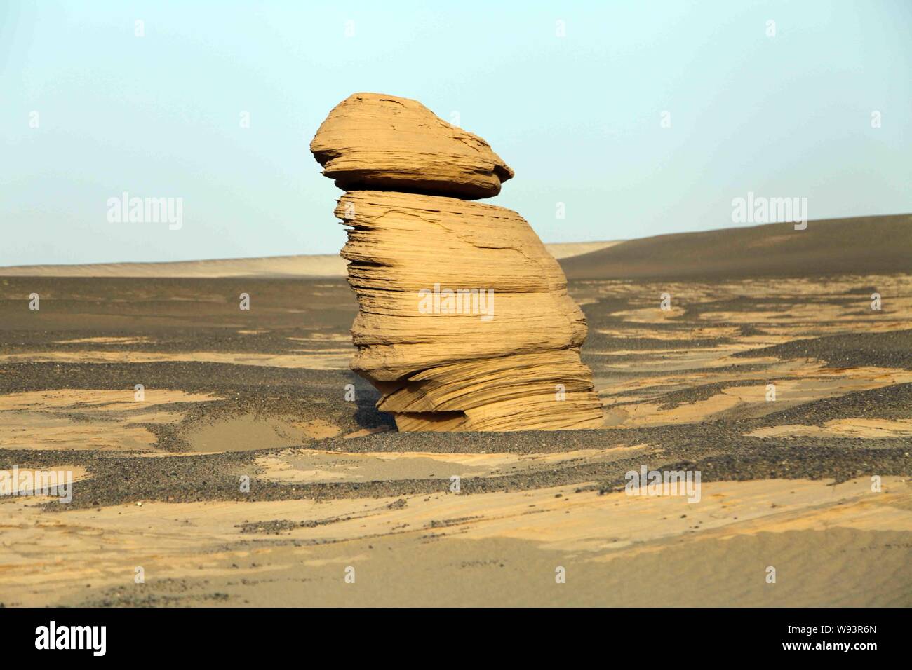 Landscape of Kumtag Desert, part of Taklamakan Desert, in Turpan ...