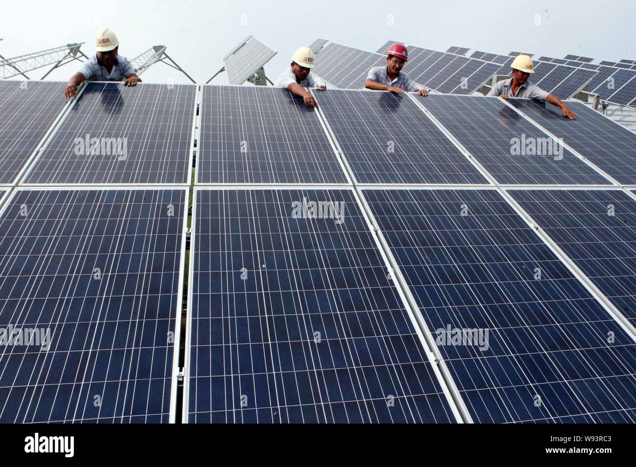 Solar power station china hi-res stock photography and images - Alamy