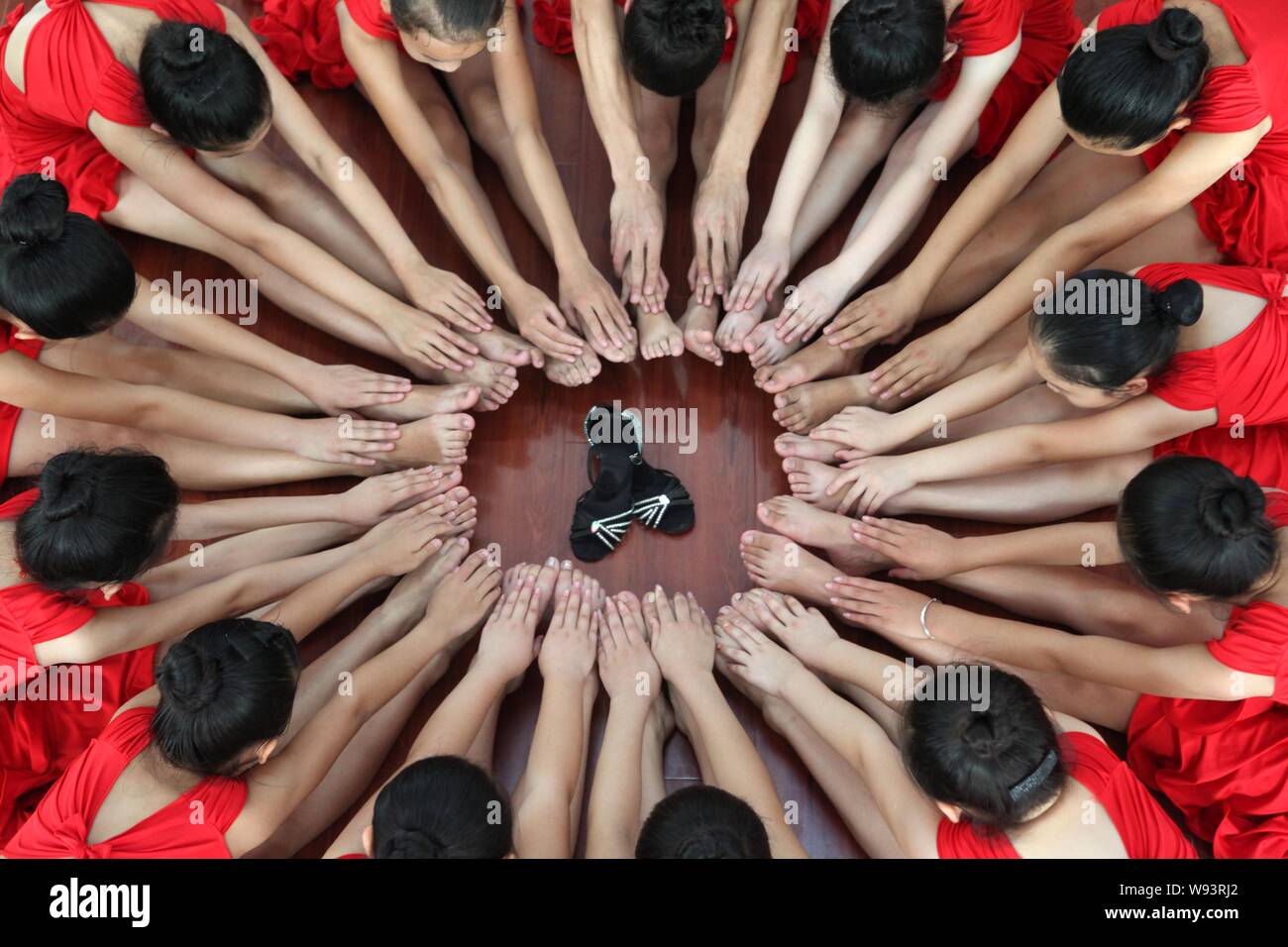 Ballet school chinese hi-res stock photography and images - Alamy