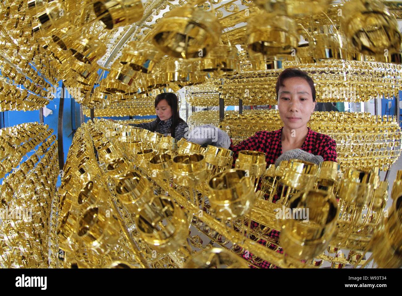Village housing for estate workers hi-res stock photography and images ...