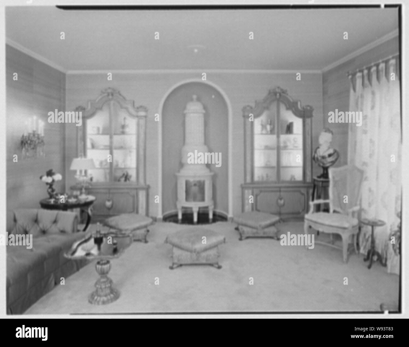 Long driveway house Black and White Stock Photos & Images - Alamy