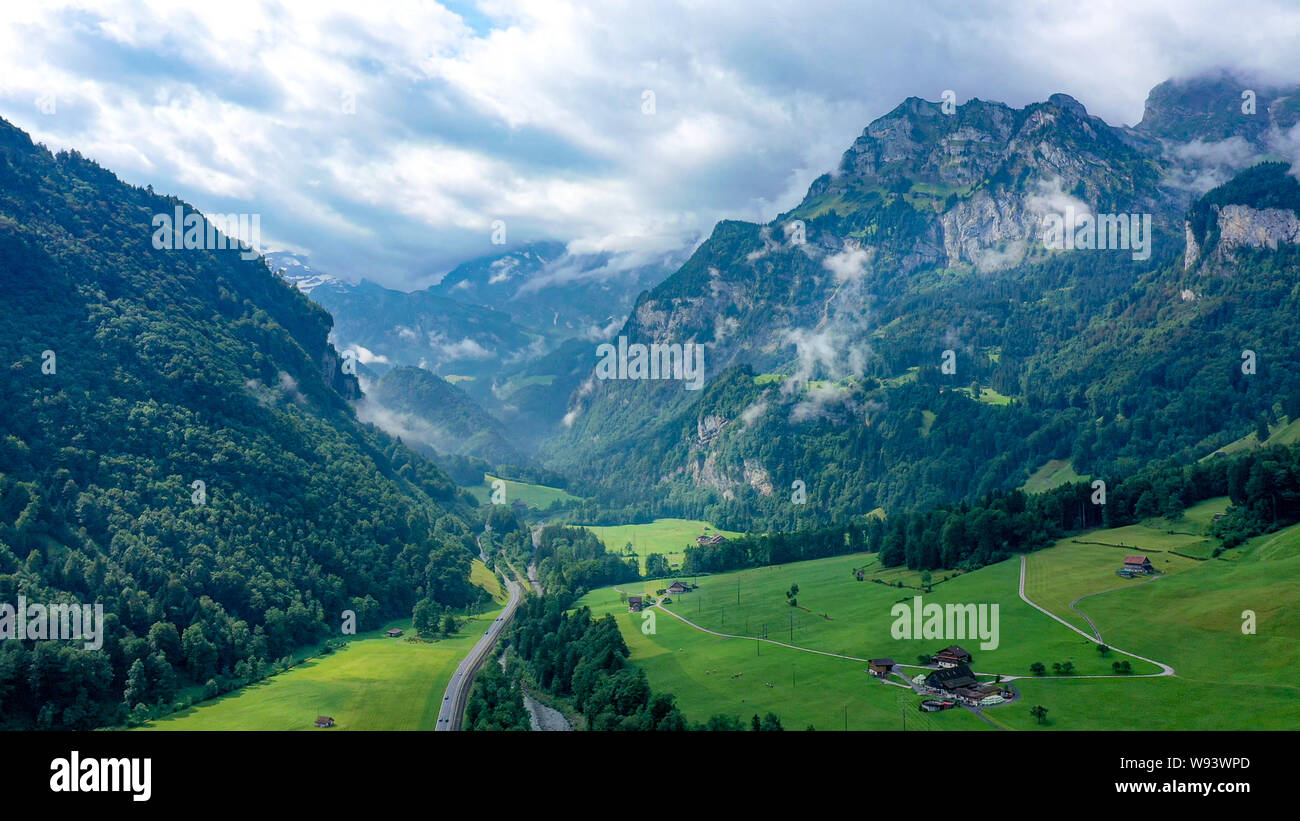 The Swiss alps from above - the beautiful nature of Switzerland ...