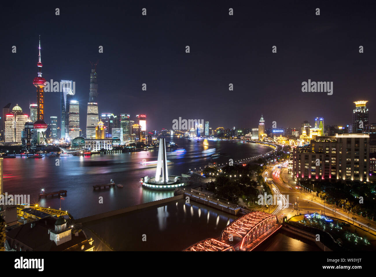 Suzhou river and bund and shanghai night view development hi-res stock ...