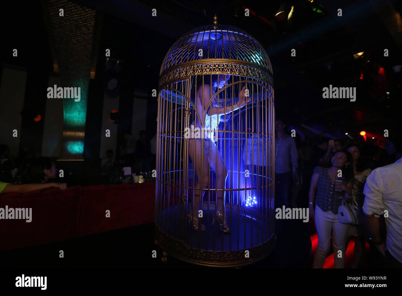 Shanghai night club shanghai china hi-res stock photography and images ...