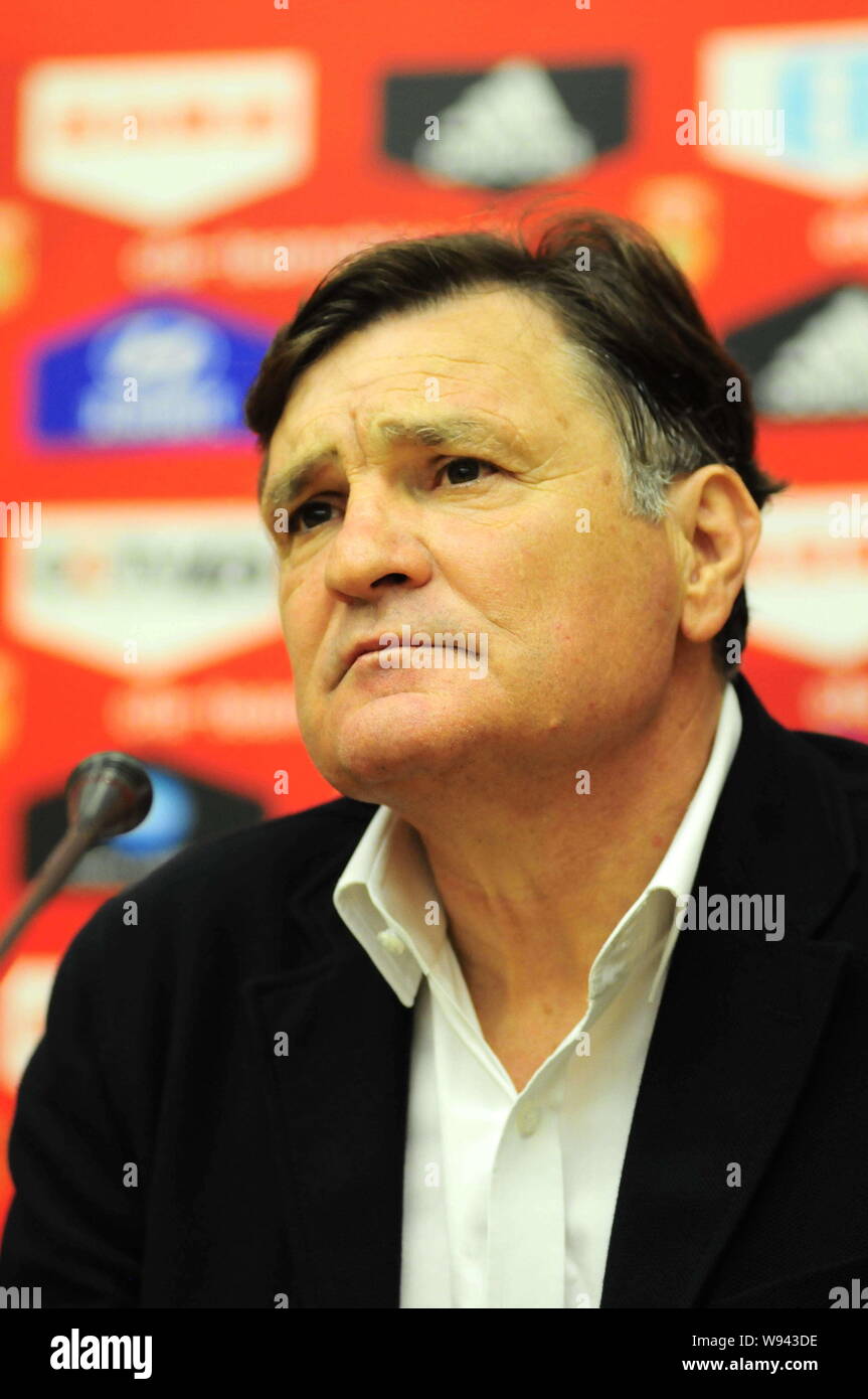 Head coach Jose Antonio Camacho of the Chinese national mens football ...