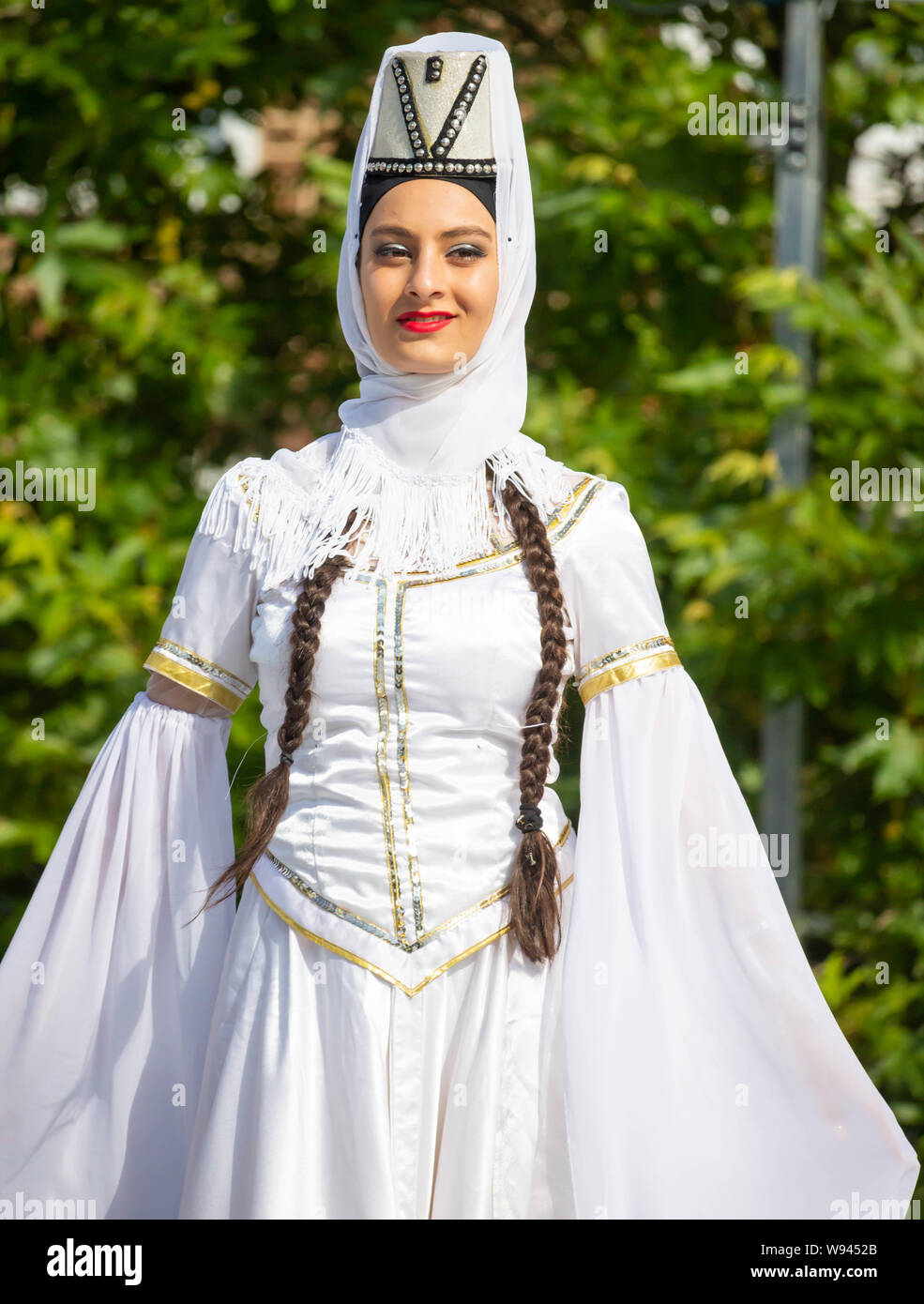 Georgian dance hi-res stock photography and images - Alamy