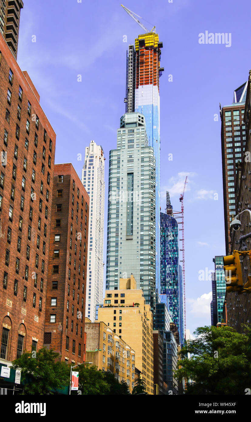 Street view of Manhattan from intersection of 60th st. and Broadway ...