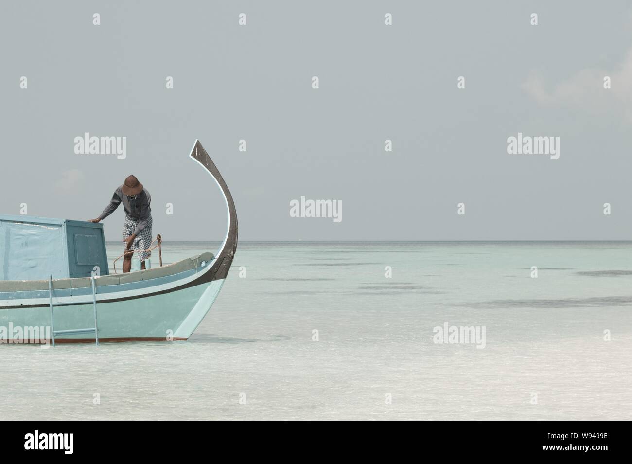 Dhoni traditional maldivian fishing boat hi-res stock photography and ...