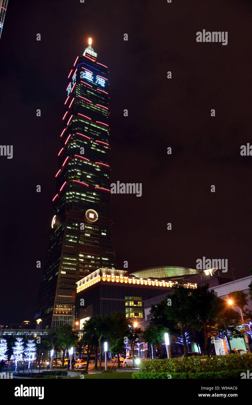 --File--Night view of Taipei 101 in Taipei, Taiwan, 14 January 2013 ...