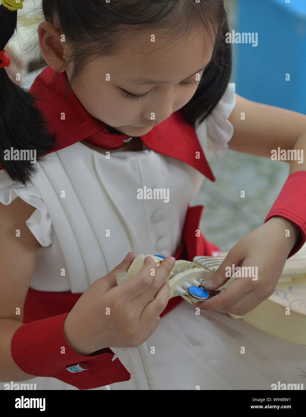 Student orchestra hi-res stock photography and images - Alamy