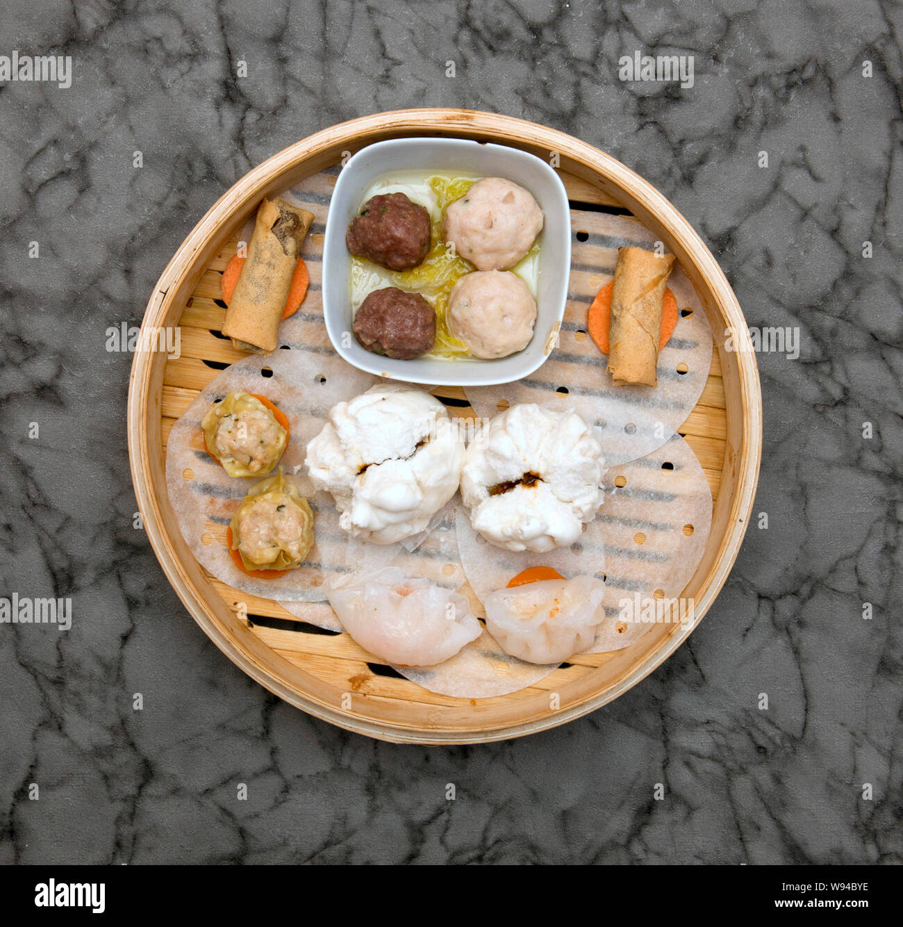 Chinese food. Dim sum platter Stock Photo - Alamy