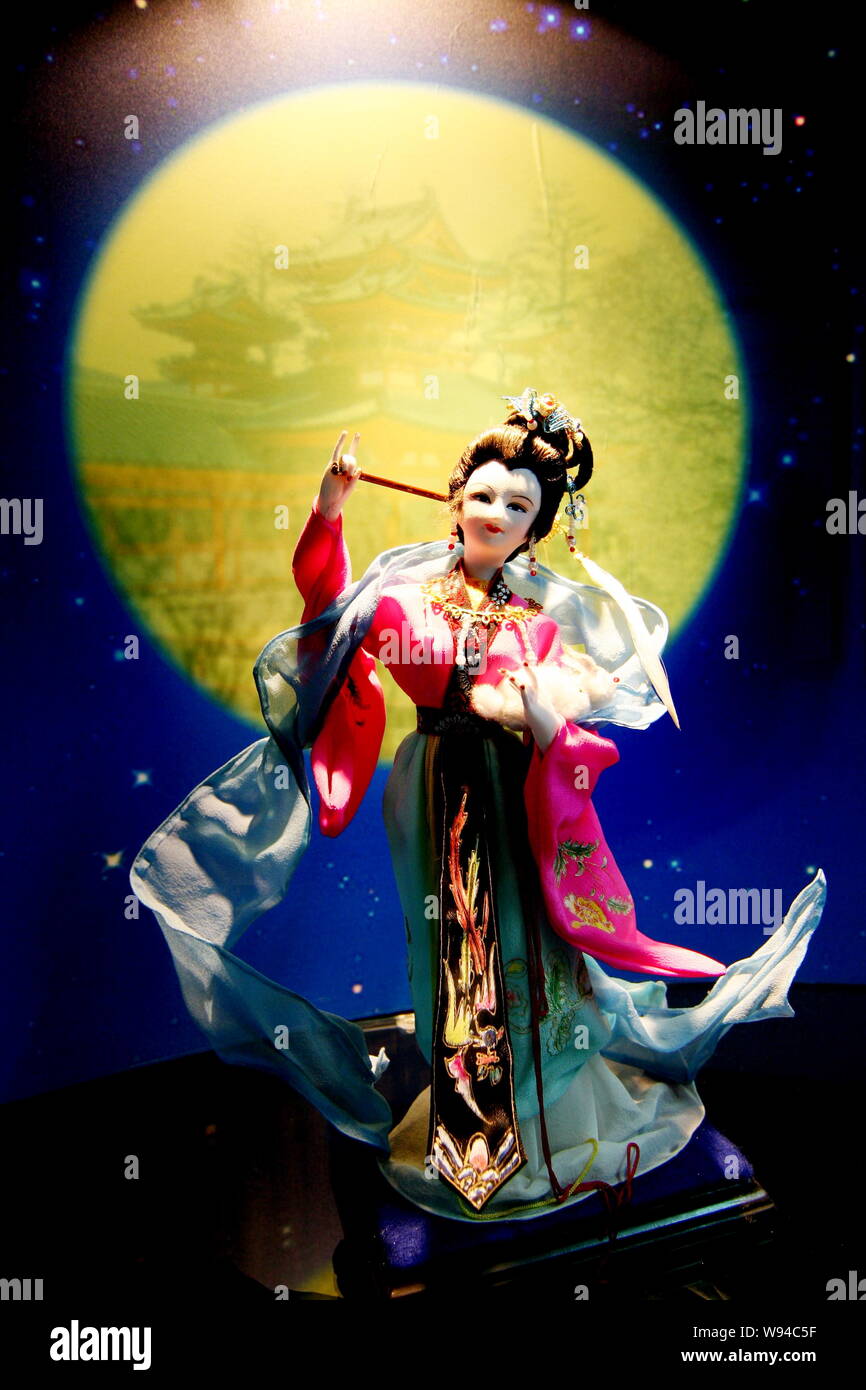 Chinese moon goddess hi-res stock photography and images - Alamy