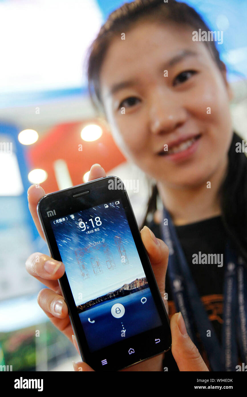 Old cellphone china hi-res stock photography and images - Alamy